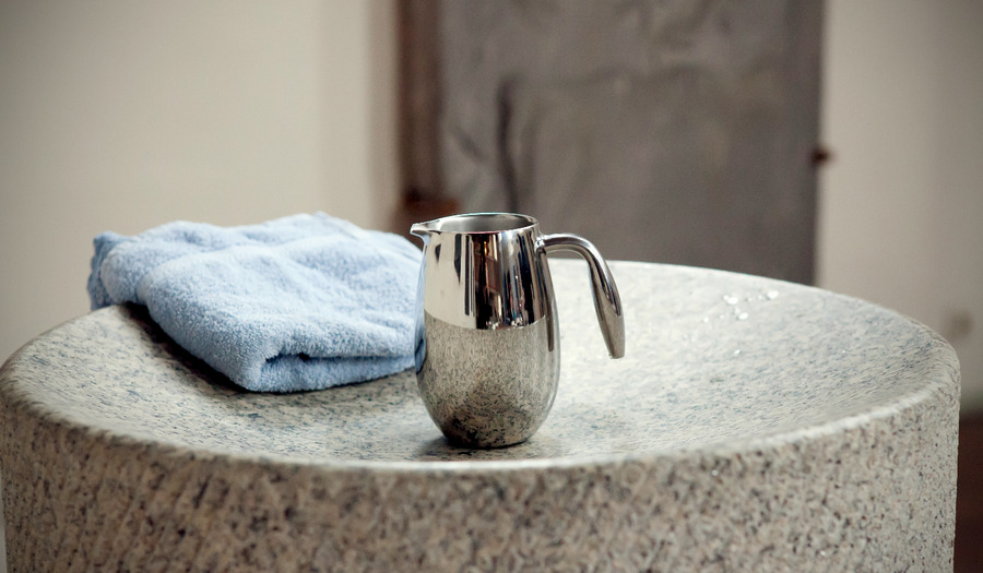 De doop: de kracht van een eeuwenoud ritueel | Petrus Magazine